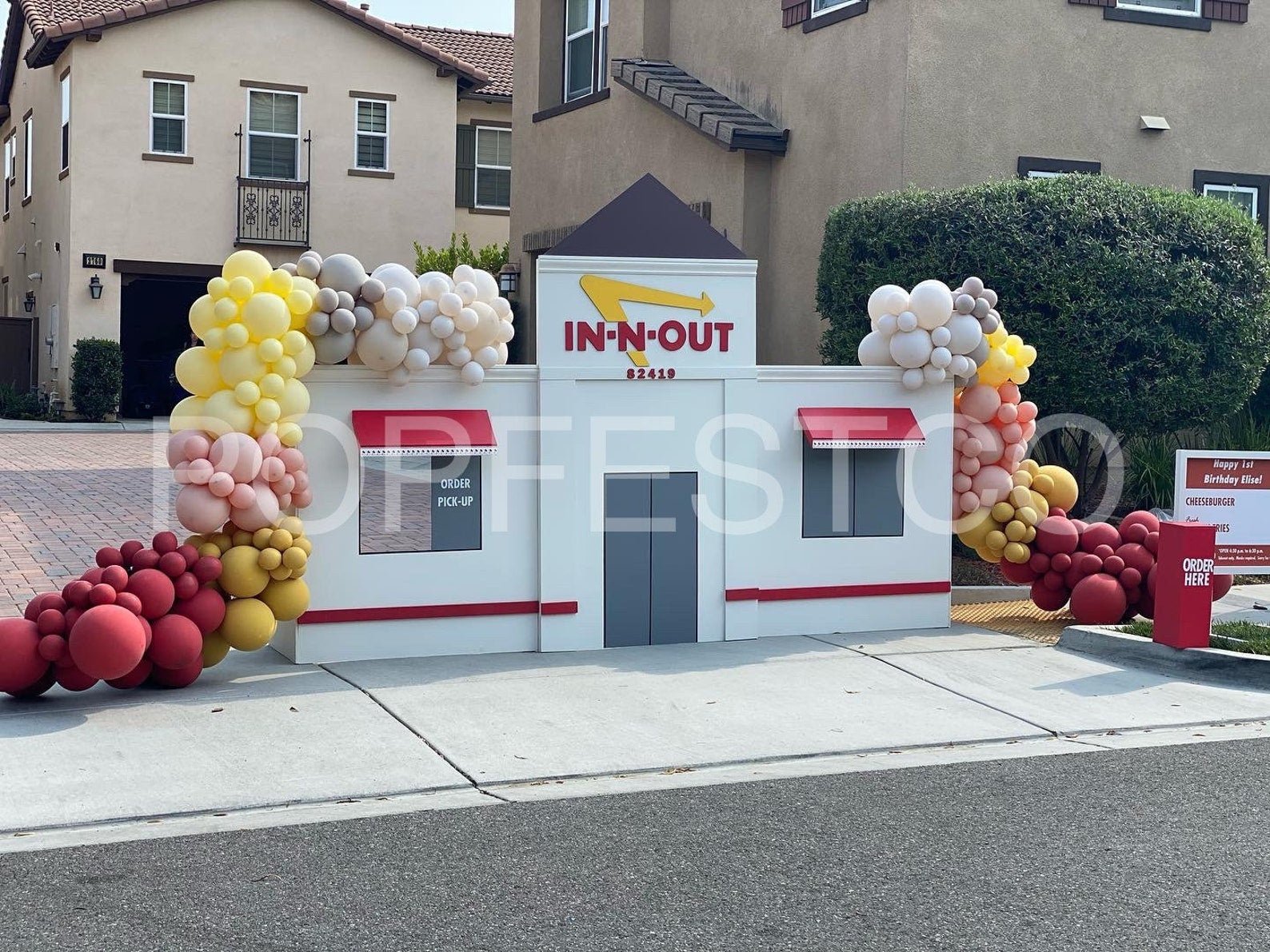 Burger Balloon Arch Kit – PopFestCo